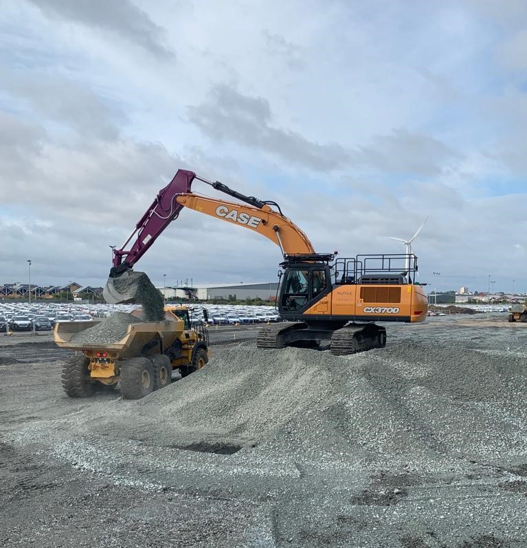 Ruttle Plant Hire take 12 Excavators | Dennis Barnfield